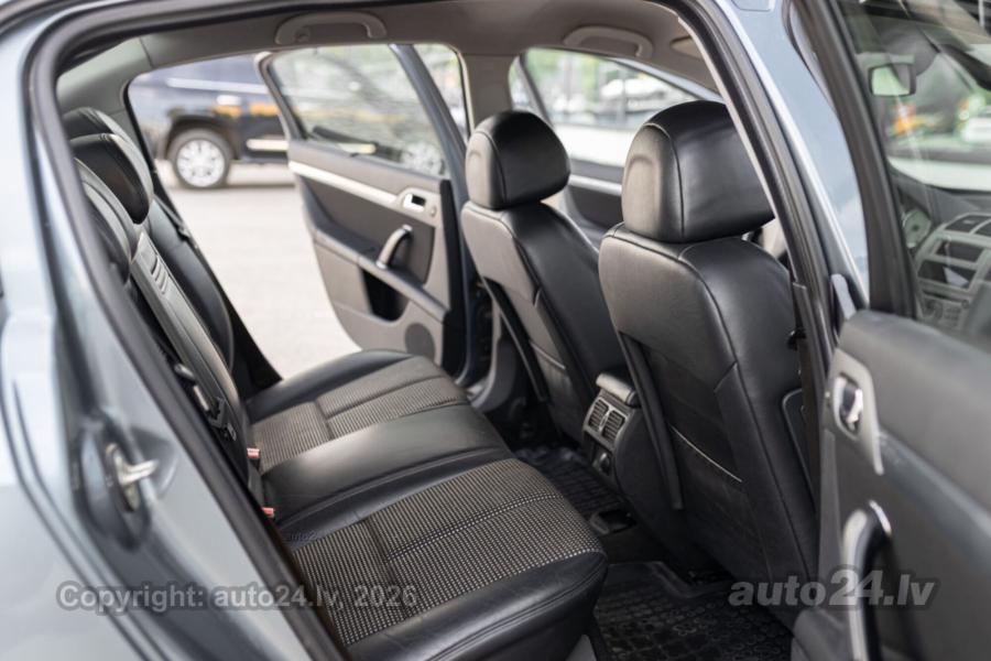 Pelēks Peugeot 407 2005 Tallina, ar dzinēja tilpumu 2.00 L un nobraukumu 186 tūkst. km par 1999 €, foto 22 vietnē AUTOMOTO.COM.LV