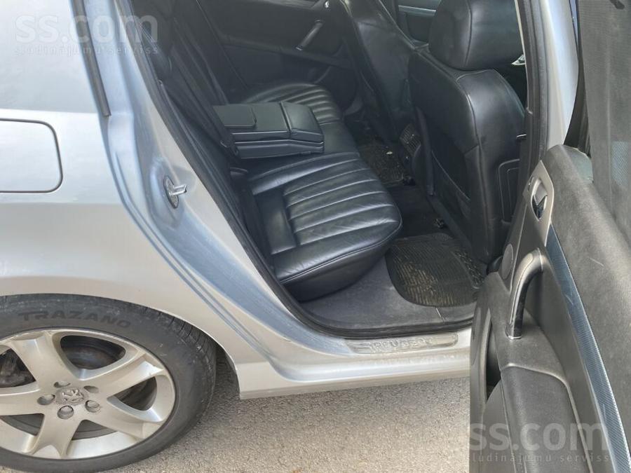 Grey Peugeot 407 2005 in Ogre, with an engine capacity of 2.00 L and mileage of 288 thousand km for 450 €, photo 4 on AUTOMOTO.COM.LV