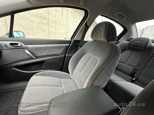 Серый Пежо 407 2006 в Таллин, объемом двигателя 2.00 л и пробегом 150 тыс. км за 1300 €, фото 11 на AUTOMOTO.COM.LV