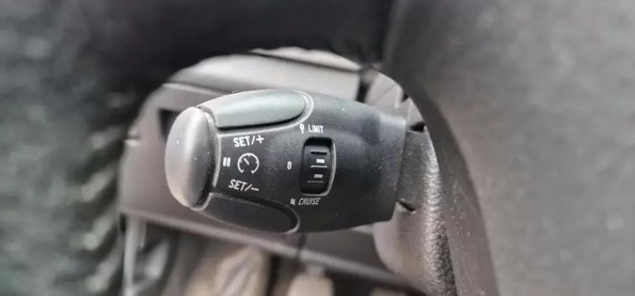 Pelēks Peugeot 407 2006 Valmiera, ar dzinēja tilpumu 2.00 L un nobraukumu 279 tūkst. km par 1680 €, foto 14 vietnē AUTOMOTO.COM.LV