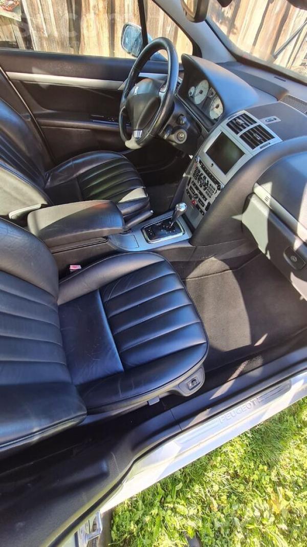 Grey Peugeot 407 2007 in Daugavpils, with an engine capacity of 2.00 L and mileage of 335 thousand km for 1750 €, photo 5 on AUTOMOTO.COM.LV