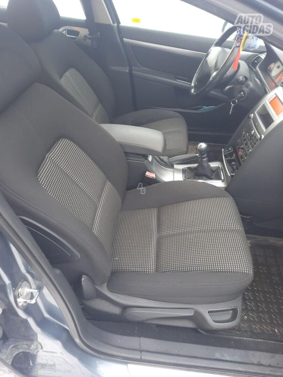 Pelēks Peugeot 407 2008 Panevēža, ar dzinēja tilpumu 2.00 L un nobraukumu 237 tūkst. km par 1950 €, foto 14 vietnē AUTOMOTO.COM.LV