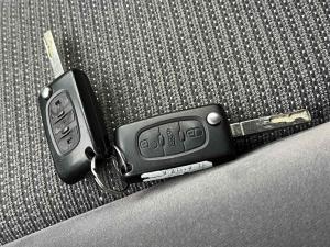 Pelēks Peugeot 407 2008 Narva, ar dzinēja tilpumu 2.00 L un nobraukumu 167 tūkst. km par 1499 €, foto 23 vietnē AUTOMOTO.COM.LV