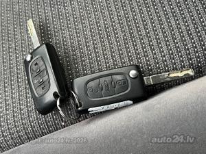 Pelēks Peugeot 407 2008 Narva, ar dzinēja tilpumu 2.00 L un nobraukumu 167 tūkst. km par 1499 €, foto 23 vietnē AUTOMOTO.COM.LV