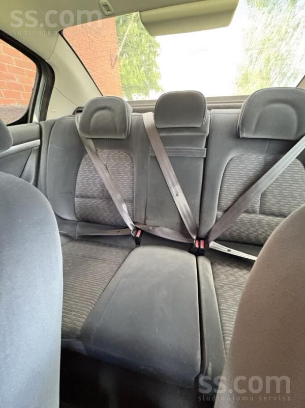 Pelēks Peugeot 407 2011 Rīga, ar dzinēja tilpumu 1.60 L un nobraukumu 283 tūkst. km par 1500 €, foto 8 vietnē AUTOMOTO.COM.LV