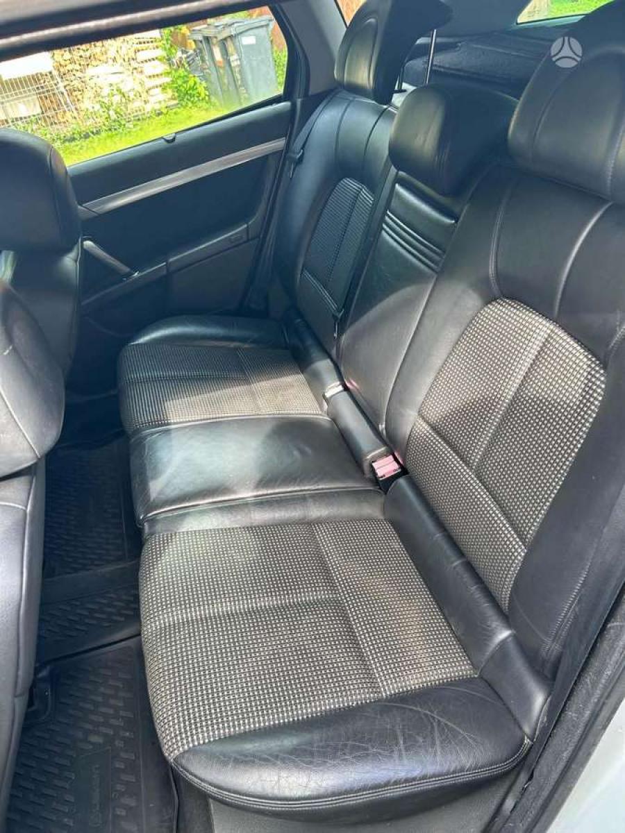 Grey Peugeot 407 2004 in Vilnius, with an engine capacity of 2.00 L and mileage of 300 thousand km for 900 €, photo 19 on AUTOMOTO.COM.LV