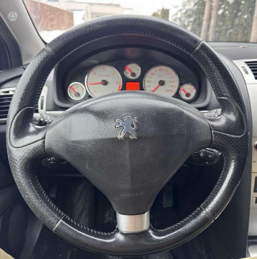 Pelēks Peugeot 407 2006 Viļņa, ar dzinēja tilpumu 2.00 L un nobraukumu 247 tūkst. km par 1000 €, foto 18 vietnē AUTOMOTO.COM.LV