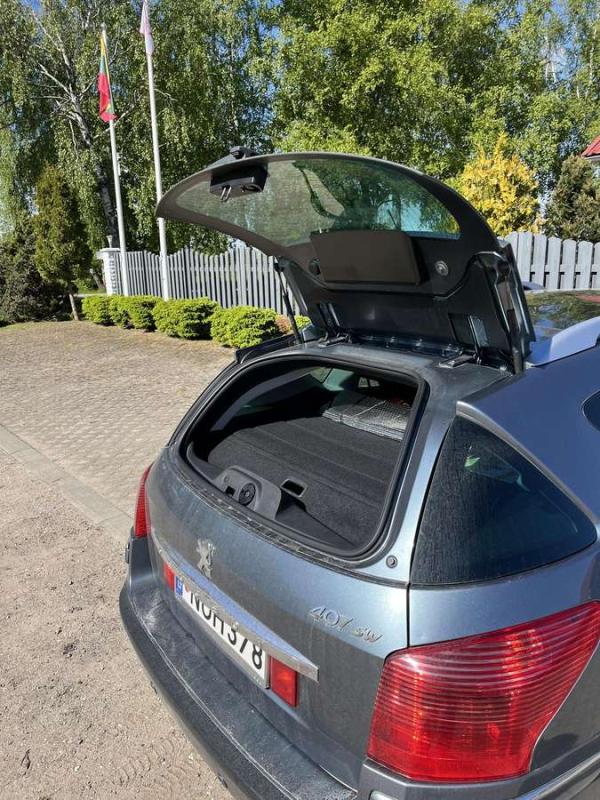 Grey Peugeot 407 2008 in Kretinga, with an engine capacity of 2.18 L and mileage of 395 thousand km for 2250 €, photo 6 on AUTOMOTO.COM.LV