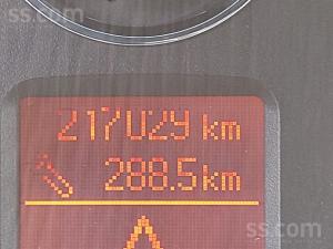 Red Peugeot 407 2004 in Jelgava, with an engine capacity of 2.00 L and mileage of 217 thousand km for 1200 €, photo 6 on AUTOMOTO.COM.LV