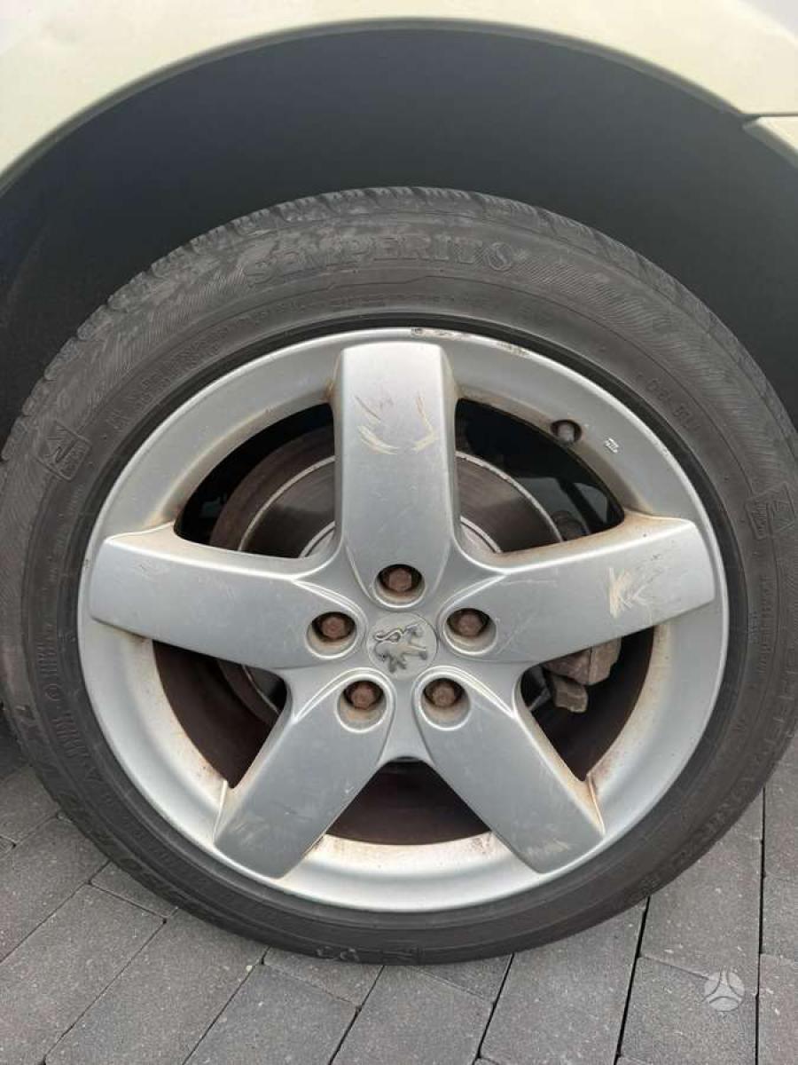 Dzeltens Peugeot 407 2007 Kauņa, ar dzinēja tilpumu 2.00 L un nobraukumu 235 tūkst. km par 1150 €, foto 13 vietnē AUTOMOTO.COM.LV