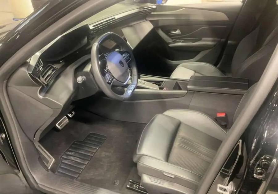 Black Peugeot 408 2024 in Riga, with an engine capacity of 1.20 L and mileage of 25 thousand km for 24990 €, photo 8 on AUTOMOTO.COM.LV