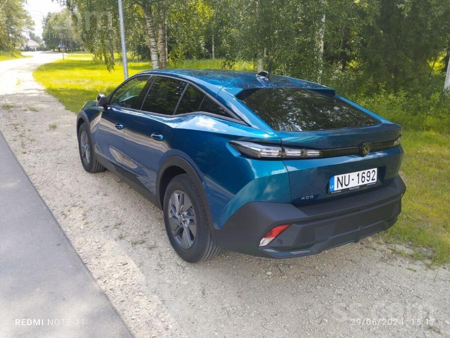 Синий Пежо 408 2024 в Алуксне, объемом двигателя 1.20 л и пробегом 35 тыс. км за 23500 €, фото 4 на AUTOMOTO.COM.LV