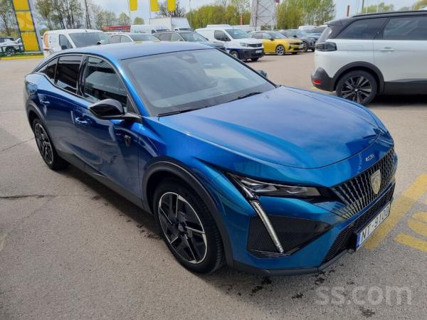 Зеленый Пежо 408 2023 в Рига, объемом двигателя 1.20 л и пробегом 32 тыс. км за 25500 €, фото 3 на AUTOMOTO.COM.LV