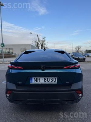 Green Peugeot 408 2023 in Riga, with an engine capacity of 1.20 L and mileage of 57 thousand km for 22900 €, photo 5 on AUTOMOTO.COM.LV