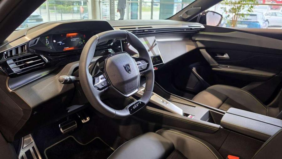 Green Peugeot 408 2026 in Kaunas, with an engine capacity of 1.20 L and mileage of 0 thousand km for 33900 €, photo 12 on AUTOMOTO.COM.LV
