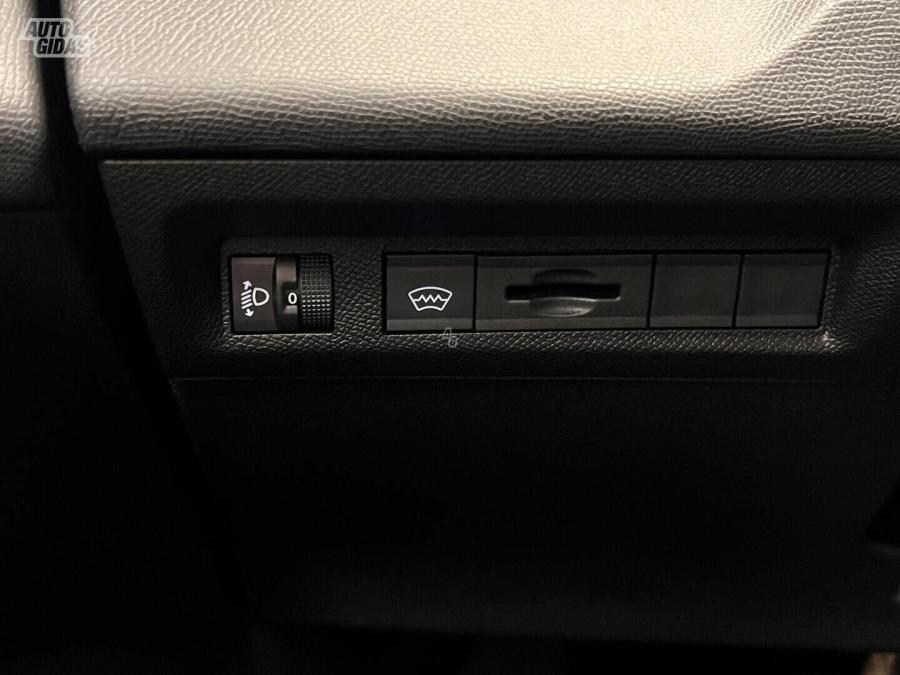 Grey Peugeot 408 2023 in Vilnius, with an engine capacity of 1.20 L and mileage of 52 thousand km for 22000 €, photo 15 on AUTOMOTO.COM.LV