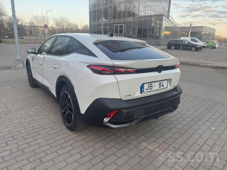 Balts Peugeot 408 2023 Ogre, ar dzinēja tilpumu 1.20 L un nobraukumu 61 tūkst. km par 26500 €, foto 5 vietnē AUTOMOTO.COM.LV