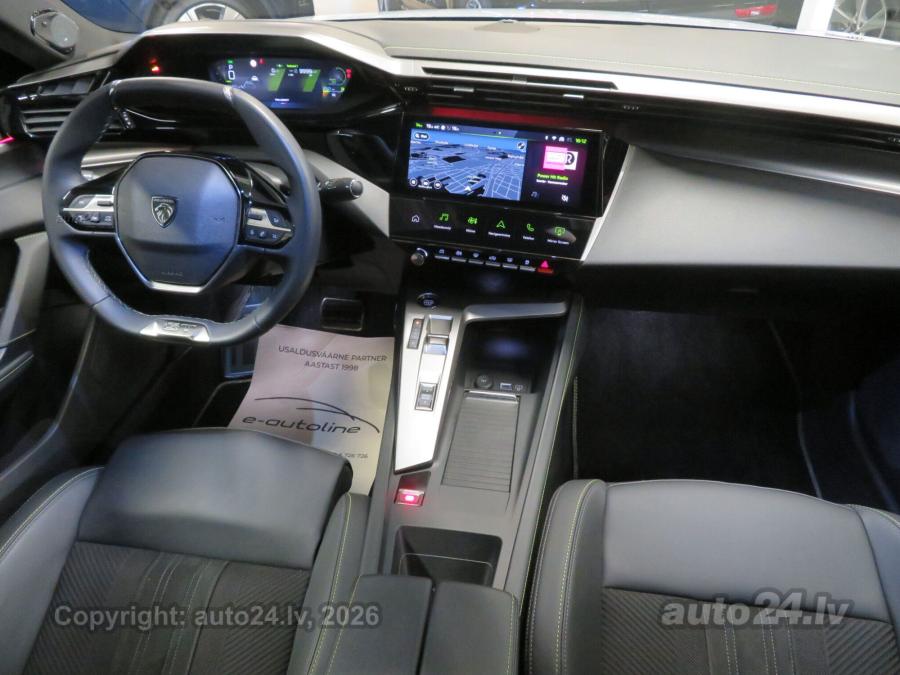 Balts Peugeot 408 2025 Tallina, ar dzinēja tilpumu 1.20 L un nobraukumu 25 tūkst. km par 28500 €, foto 4 vietnē AUTOMOTO.COM.LV