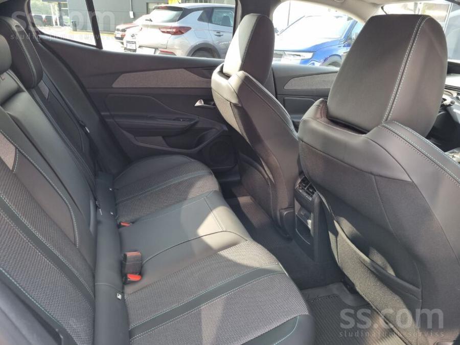 Balts Peugeot 408 2025 Rīga, ar dzinēja tilpumu 1.20 L un nobraukumu 33 tūkst. km par 25500 €, foto 9 vietnē AUTOMOTO.COM.LV