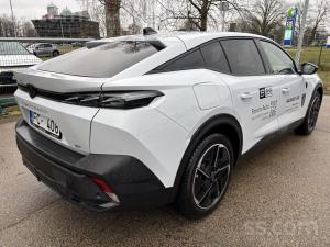 White Peugeot 408 2025 in Riga, with an engine capacity of 1.20 L and mileage of 6 thousand km for 29600 €, photo 3 on AUTOMOTO.COM.LV