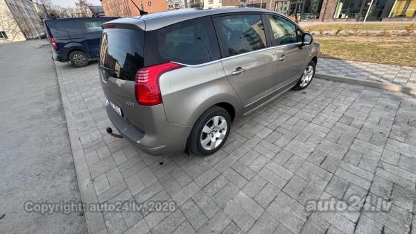 Smilšu krāsa Peugeot 5008 2014 Tallina, ar dzinēja tilpumu 1.60 L un nobraukumu 201 tūkst. km par 7300 €, foto 5 vietnē AUTOMOTO.COM.LV