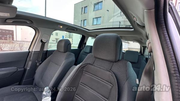 Smilšu krāsa Peugeot 5008 2014 Tallina, ar dzinēja tilpumu 1.60 L un nobraukumu 201 tūkst. km par 7300 €, foto 11 vietnē AUTOMOTO.COM.LV