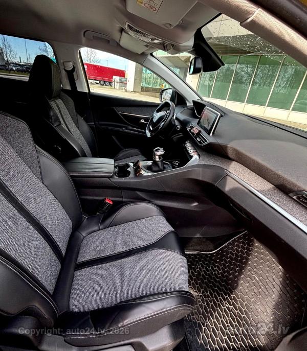 Peugeot 5008 2017 Tallina vietnē Smilšu krāsa Peugeot 5008 2017 Tallina, ar dzinēja tilpumu 1.20 L un nobraukumu 164 tūkst. km par 11900 €, foto 6 vietnē AUTOMOTO.COM.LV