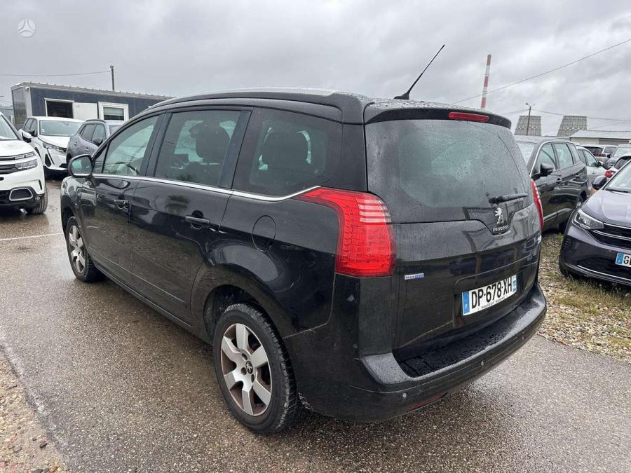 Black Peugeot 5008 2015 in Vilnius, with an engine capacity of 0.00 L and mileage of 143 thousand km for 6499 €, photo 5 on AUTOMOTO.COM.LV