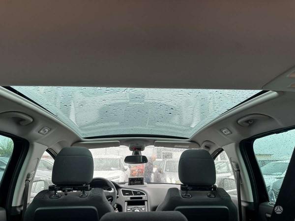 Black Peugeot 5008 2015 in Vilnius, with an engine capacity of 0.00 L and mileage of 143 thousand km for 6499 €, photo 10 on AUTOMOTO.COM.LV