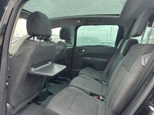 Black Peugeot 5008 2015 in Vilnius, with an engine capacity of 0.00 L and mileage of 143 thousand km for 6499 €, photo 12 on AUTOMOTO.COM.LV