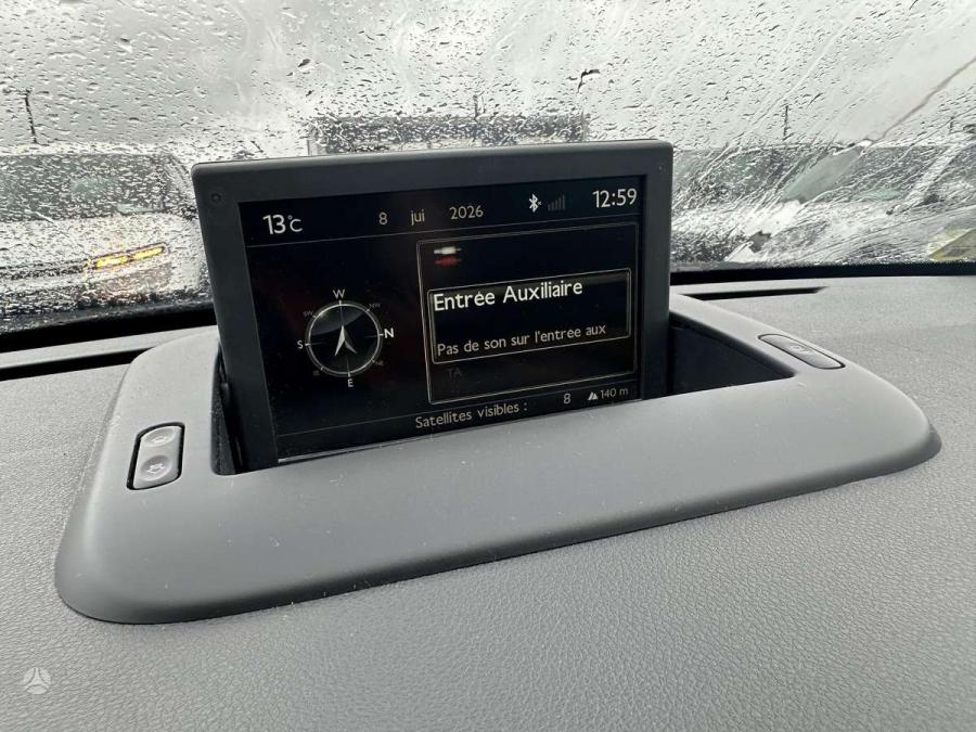 Black Peugeot 5008 2015 in Vilnius, with an engine capacity of 0.00 L and mileage of 143 thousand km for 6499 €, photo 15 on AUTOMOTO.COM.LV
