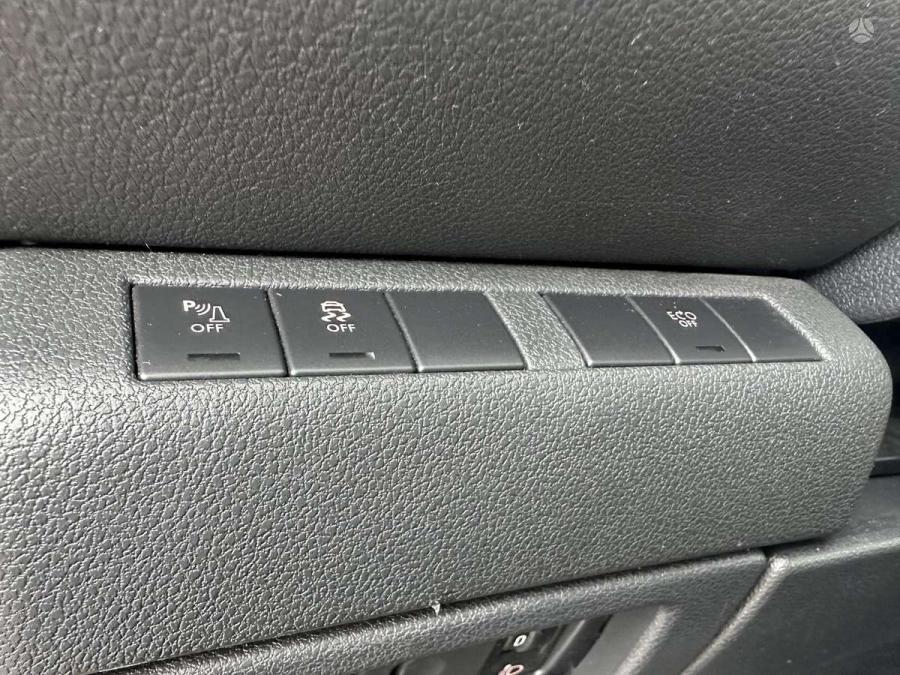 Black Peugeot 5008 2015 in Vilnius, with an engine capacity of 0.00 L and mileage of 143 thousand km for 6499 €, photo 17 on AUTOMOTO.COM.LV
