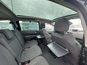 Black Peugeot 5008 2015 in Vilnius, with an engine capacity of 0.00 L and mileage of 143 thousand km for 6499 €, photo 18 on AUTOMOTO.COM.LV