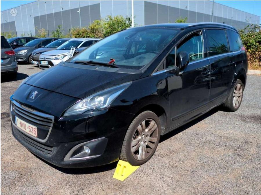 Black Peugeot 5008 2016 in Vilnius, with an engine capacity of 1.56 L and mileage of 165 thousand km for 8470 €, photo 1 on AUTOMOTO.COM.LV