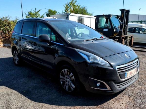 Black Peugeot 5008 2016 in Vilnius, with an engine capacity of 1.56 L and mileage of 165 thousand km for 8470 €, photo 2 on AUTOMOTO.COM.LV