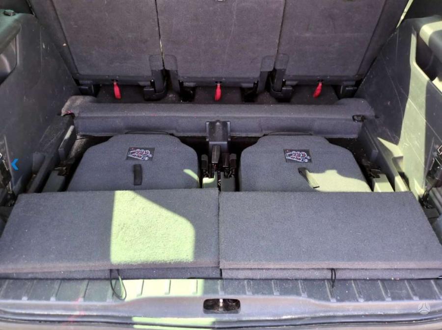 Black Peugeot 5008 2016 in Vilnius, with an engine capacity of 1.56 L and mileage of 165 thousand km for 8470 €, photo 16 on AUTOMOTO.COM.LV