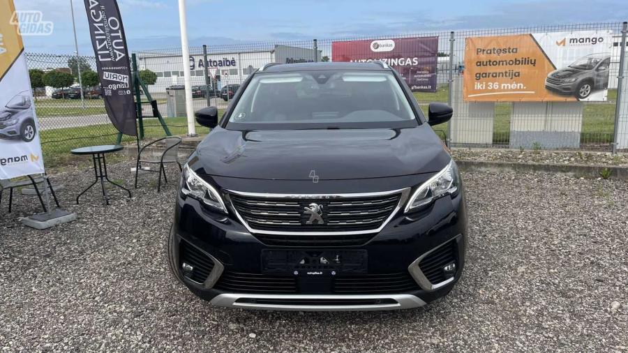 Black Peugeot 5008 2017 in Marijampole, with an engine capacity of 1.60 L and mileage of 243 thousand km for 11600 €, photo 3 on AUTOMOTO.COM.LV