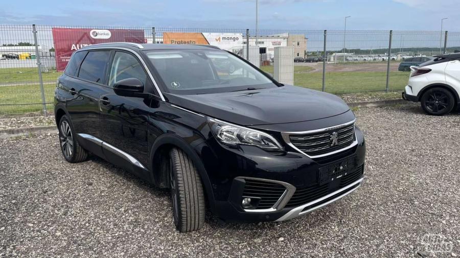 Black Peugeot 5008 2017 in Marijampole, with an engine capacity of 1.60 L and mileage of 243 thousand km for 11600 €, photo 4 on AUTOMOTO.COM.LV