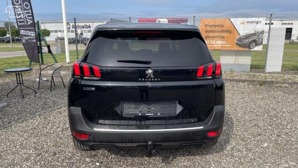 Black Peugeot 5008 2017 in Marijampole, with an engine capacity of 1.60 L and mileage of 243 thousand km for 11600 €, photo 5 on AUTOMOTO.COM.LV