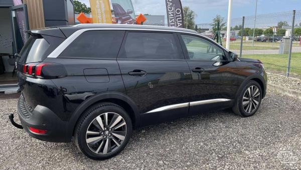 Black Peugeot 5008 2017 in Marijampole, with an engine capacity of 1.60 L and mileage of 243 thousand km for 11600 €, photo 8 on AUTOMOTO.COM.LV