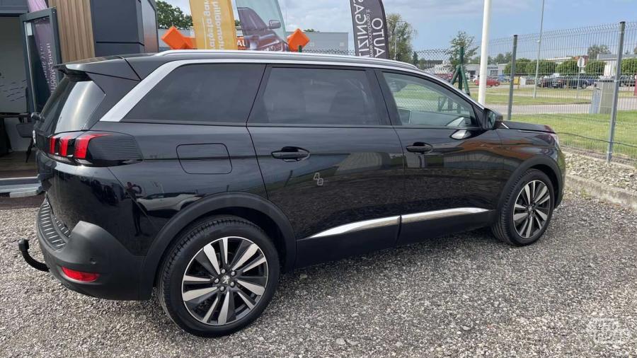 Black Peugeot 5008 2017 in Marijampole, with an engine capacity of 1.60 L and mileage of 243 thousand km for 11600 €, photo 9 on AUTOMOTO.COM.LV