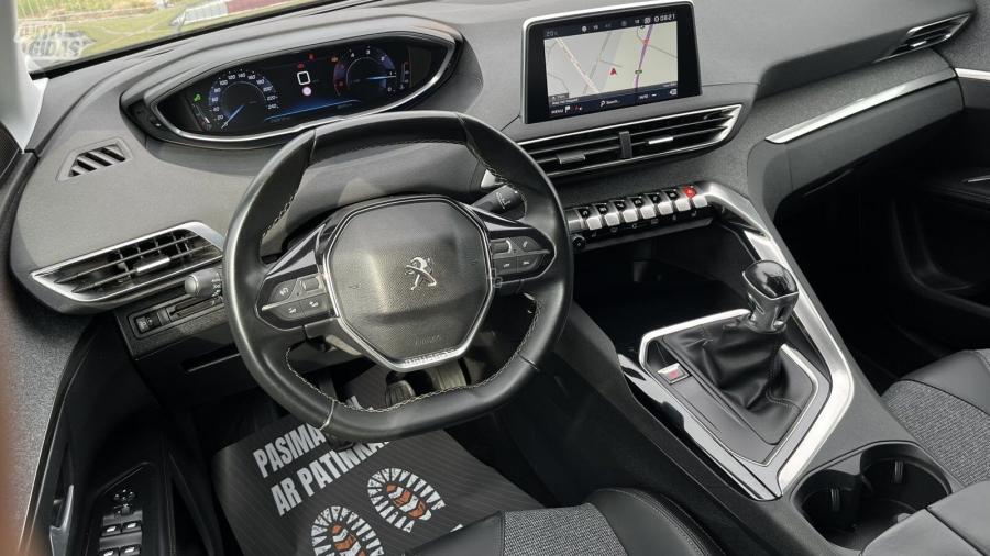 Black Peugeot 5008 2017 in Marijampole, with an engine capacity of 1.60 L and mileage of 243 thousand km for 11600 €, photo 11 on AUTOMOTO.COM.LV