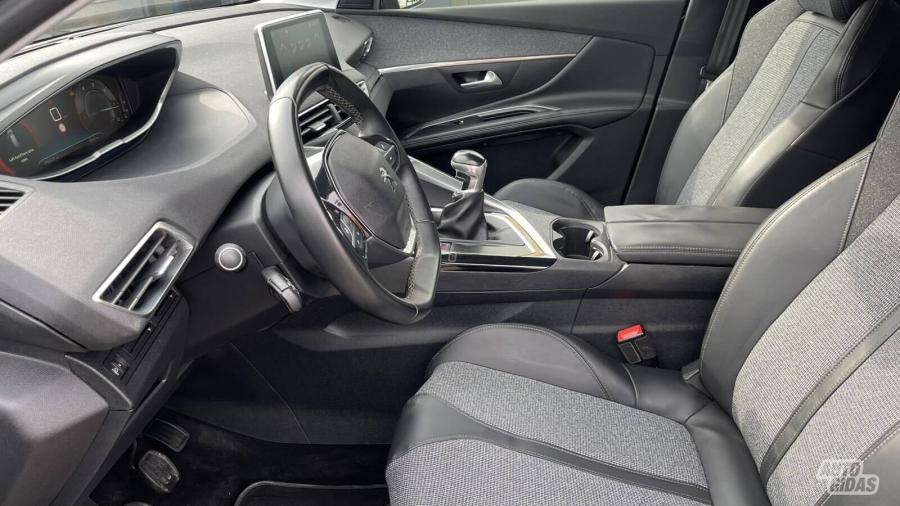 Black Peugeot 5008 2017 in Marijampole, with an engine capacity of 1.60 L and mileage of 243 thousand km for 11600 €, photo 13 on AUTOMOTO.COM.LV
