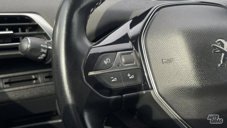 Black Peugeot 5008 2017 in Marijampole, with an engine capacity of 1.60 L and mileage of 243 thousand km for 11600 €, photo 16 on AUTOMOTO.COM.LV