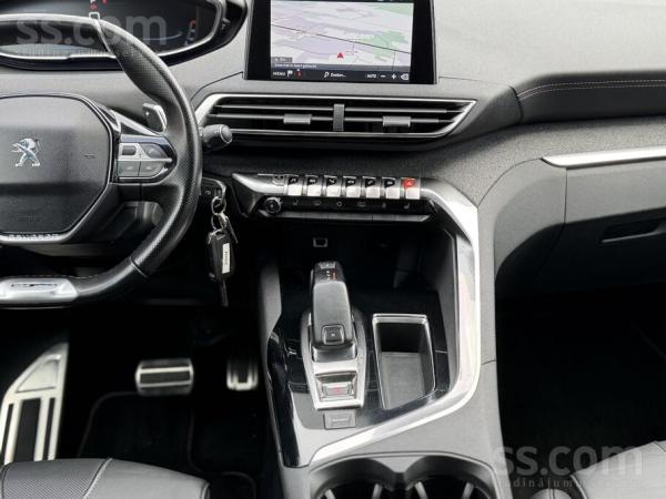 Black Peugeot 5008 2017 in Riga, with an engine capacity of 1.60 L and mileage of 234 thousand km for 14300 €, photo 10 on AUTOMOTO.COM.LV