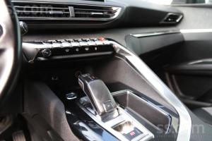 Black Peugeot 5008 2017 in Riga, with an engine capacity of 1.60 L and mileage of 104 thousand km for 13990 €, photo 10 on AUTOMOTO.COM.LV