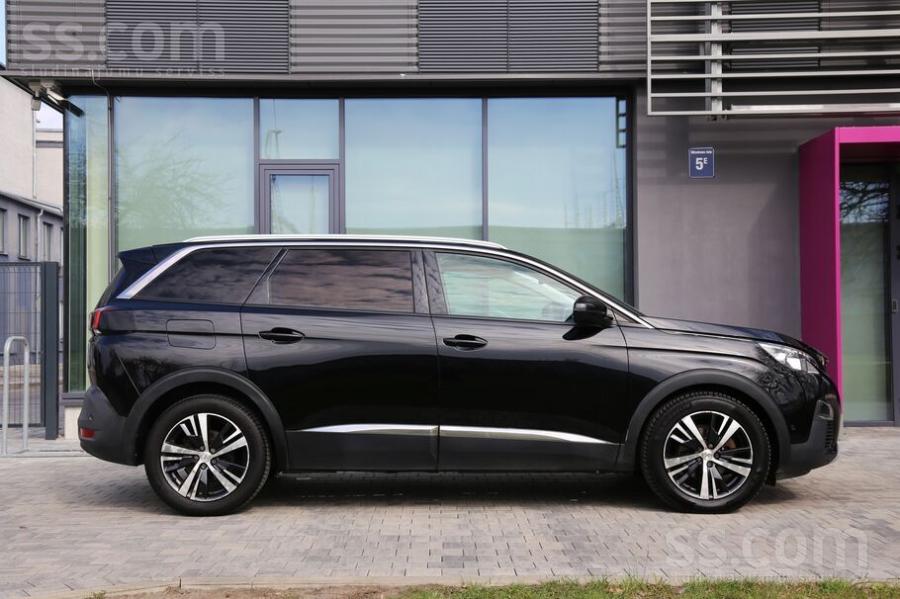 Black Peugeot 5008 2017 in Riga, with an engine capacity of 1.60 L and mileage of 104 thousand km for 13990 €, photo 5 on AUTOMOTO.COM.LV