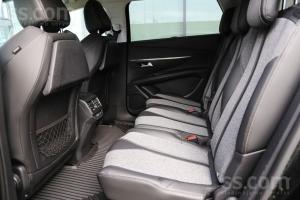Black Peugeot 5008 2017 in Riga, with an engine capacity of 1.60 L and mileage of 104 thousand km for 13990 €, photo 9 on AUTOMOTO.COM.LV