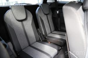 Black Peugeot 5008 2017 in Riga, with an engine capacity of 1.60 L and mileage of 104 thousand km for 13990 €, photo 12 on AUTOMOTO.COM.LV