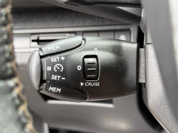 Melns Peugeot 5008 2017 Rīga, ar dzinēja tilpumu 1.60 L un nobraukumu 234 tūkst. km par 14300 €, foto 10 vietnē AUTOMOTO.COM.LV